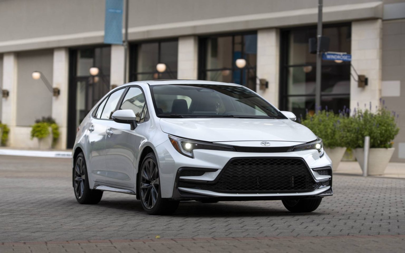 15 Best First Cars for New Drivers in 2025 (Safe, Cheap, & Stylish ...